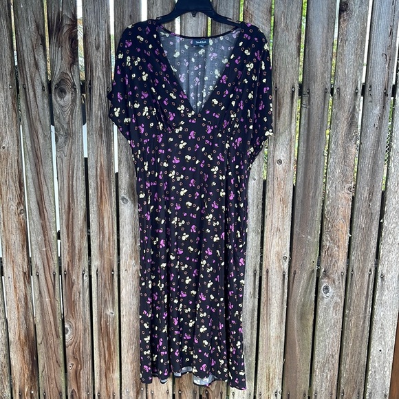 Modcloth | Dresses | Modcloth Dress Xl Black Purple Flowers Deep V Neck ...